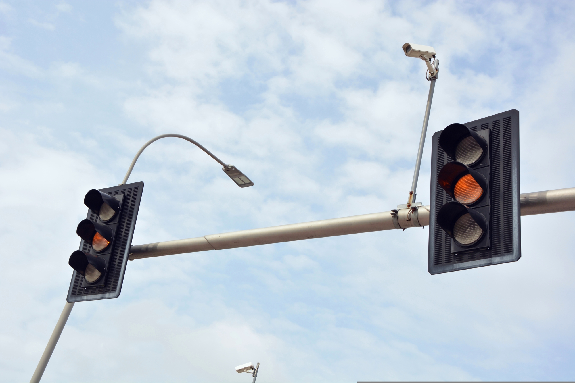 Quelle est la différence entre une caméra auf feux tricolore et une ...